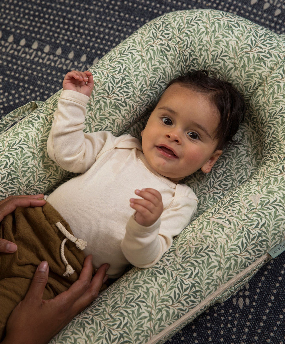 Dockatot Deluxe+ Dock – Willow Boughs – Mamas & Papas IE